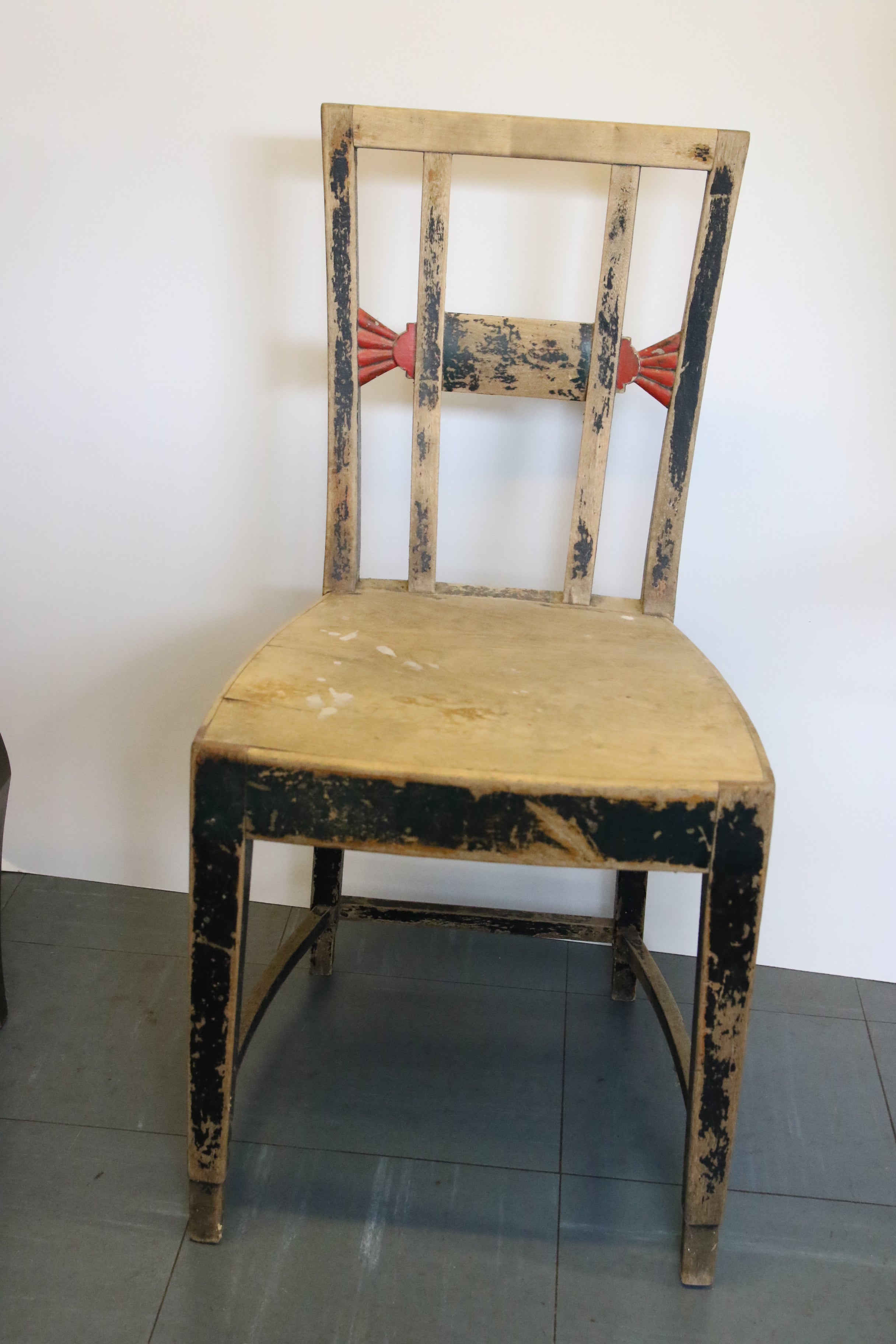 Vanha tuoli – Asadon Aarteet